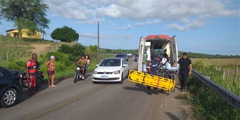 Jovem Morre E Outra Fica Gravemente Ferida Em Acidente Motocicleta