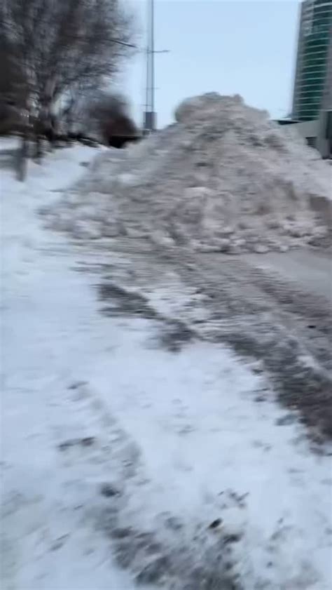 ПУСТЬ ГОВОРЯТ АКТОБЕ Здравствуйте Убирают снег по ночам Молодцы Ну такой грубой техникой