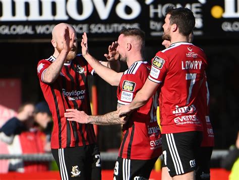 Crusaders Win Again To Close Gap On Glentoran