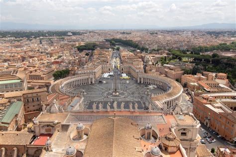 Visiter La Place Saint Pierre Rome