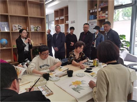 龙泉市政协副主席林先龙一行来瓯考察村改社区运行情况