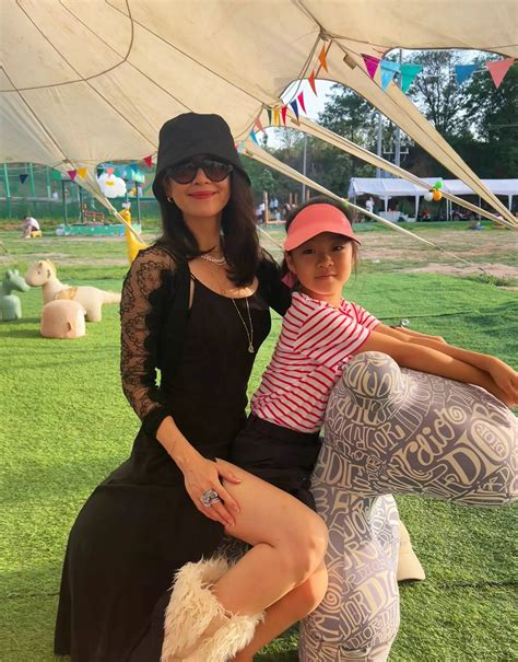 章子怡陪着儿女过六一儿童节 醒醒和小王子好可爱 搜狐大视野 搜狐新闻