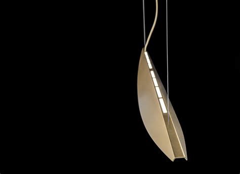 Elesi Luce When Light Draws The Shape Staff Editoriale