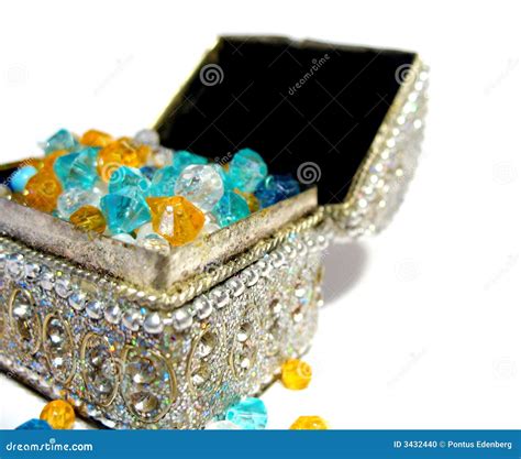 Coffre Avec Des Bijoux Photo Stock Image Du Coffre Casier 3432440