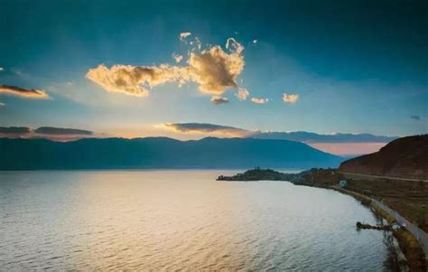 洱海的美景简笔画 保护洱海儿童画 洱海儿童画 大山谷图库