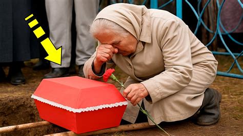 На похоронах внука бабушка заподозрила неладное Открыв гроб она была в ужасе Youtube
