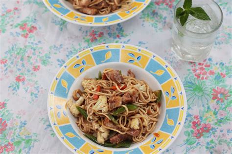 The Wide Wide World Of The Filipino Pancit Guisado