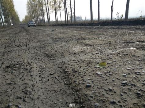 日照莒縣孟雙線道路坑窪泥濘 出行不便 每日頭條