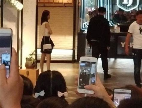 趙麗穎新劇路透曝光，網友：沒想到麗穎身材這麼嬌小可愛 每日頭條