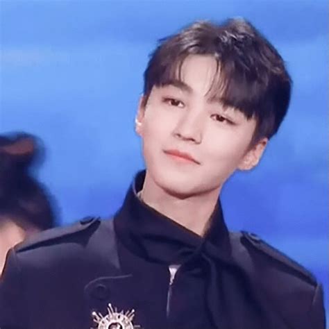 Pin By V9999 On Karry Wang Wang