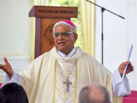Mons Miguel Cabrejos Cristo Es Un Rey Que Ejerce Su Libertad Sirviendo