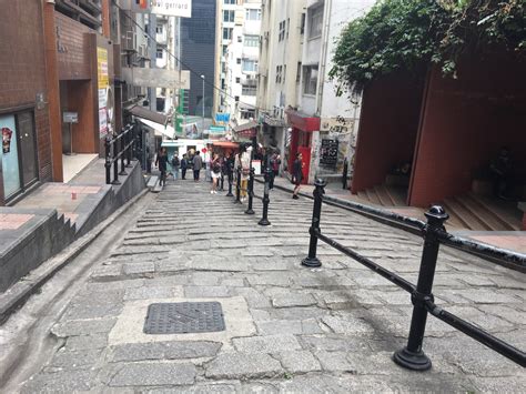 2022砵甸乍街游玩攻略 砵甸乍街名字的由来是首任港 去哪儿攻略