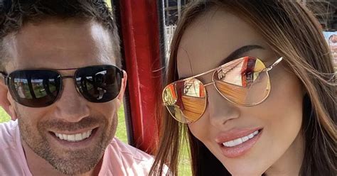 Alex Reids Pregnant Fiancée Rushed To Hospital As Waters Break At Just