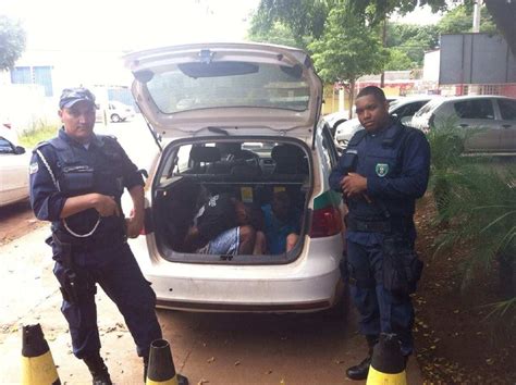 Empresário reage toma arma e atira na cabeça de assaltante