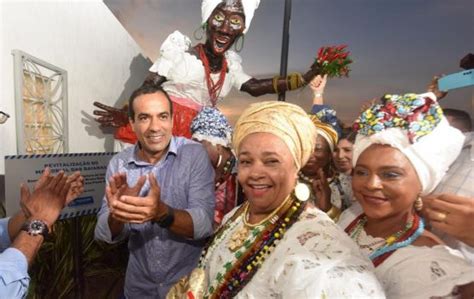 Prefeitura entrega Memorial das Baianas de Acarajé completamente