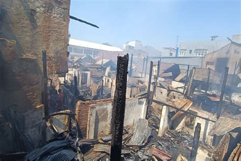 Polisi Selidiki Penyebab Belasan Rumah Terbakar Di Makassar ANTARA News
