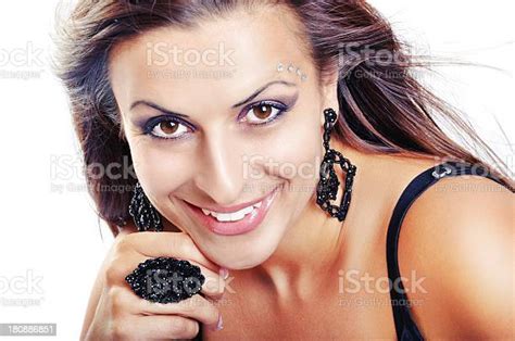 아름다운 Brunette 여자아이 패션모델 인물 사진 블랙 Jewelry 갈색에 대한 스톡 사진 및 기타 이미지 갈색 갈색