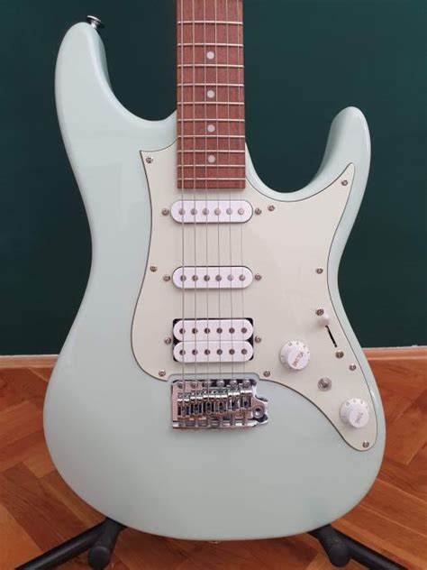 Ibanez Azes 40 Električna Gitara