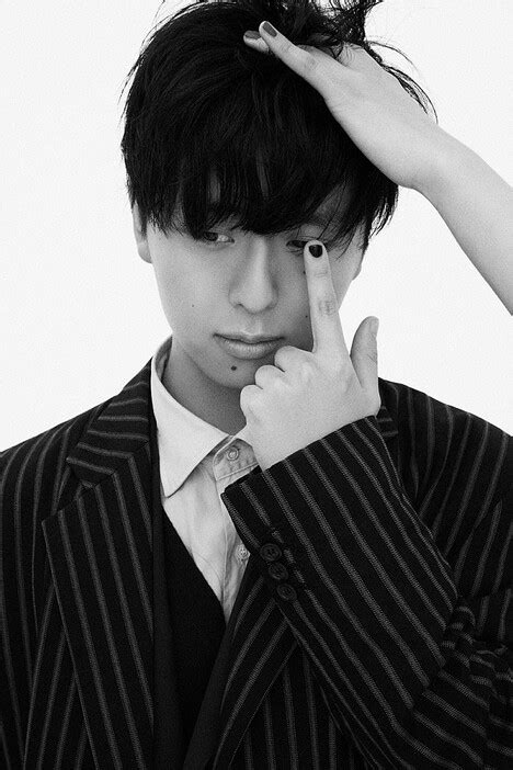 友成空、並行するふたつの世界を描いた新曲「actor」mv公開 Billboard Japan Yahooニュース