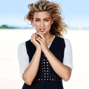 Tori Kelly Hot Bikini Pictures Sexy Babe Of I Was Made For Loving You