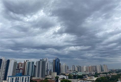 Dia Nublado E Pancadas De Chuva Marcam A Sexta Feira Em Maringá
