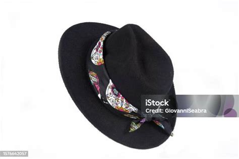 천연 검은 펠트 모자 챙이 넓은 모자는 흰색 배경 카우보이 머리 보호에 격리되어 있습니다 0명에 대한 스톡 사진 및 기타 이미지 0명 개인 장식품 검은색 Istock