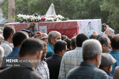 آخرین خبر عکس تشییع پیکر مطهر شهید مجتبی شهیدی زاده در بندرعباس