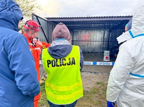 Zwłoki 36 latka ukryli pod posadzką Zarzuty zabójstwa dla czterech osób RMF 24