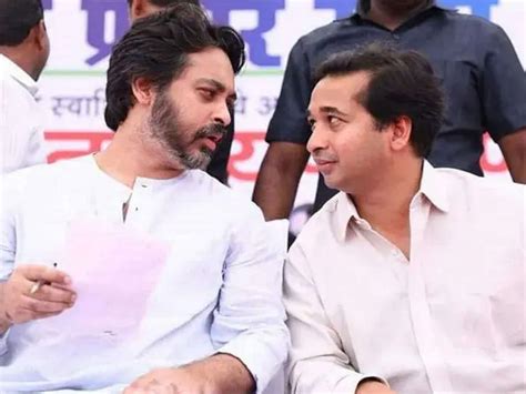 शरद पवारांवरील टीका भोवली निलेश आणि नितेश राणे यांच्याविरोधात मुंबईत