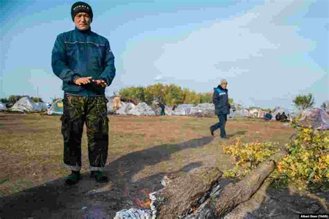 Uzbek Migrant Workers Stranded In Russias Samara Region