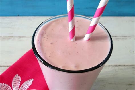 Smoothie Van Banaan Aardbeien En Ananas Foodness