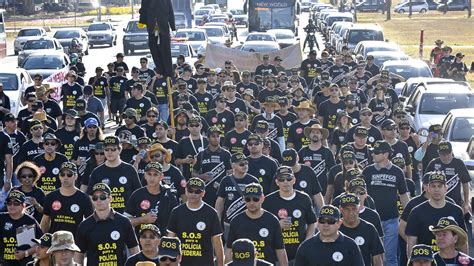 Fotos Policiais federais aderem à greve nacional por tempo indeterminado UOL