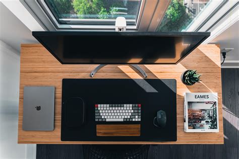 Minimalist Yet Functional Work From Home Setup R Workspaces