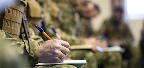 Мобілізація в Україні хто має право вручати повістки в червні і які дані мають бути вказані