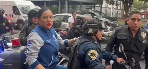 La Alcaldesa Sandra Cuevas Fue Captada En Una Moto De La Ssc Sin Casco
