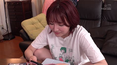 UZU K Unresponsive Sex Girlfriend Is Addicted To Her Phone She Doesn T Realize She S