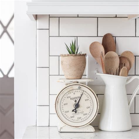 11 Essential Elements Of Farmhouse Kitchen Decor Arts And Classy