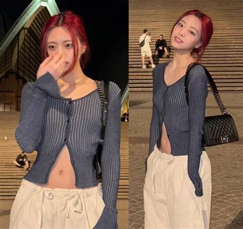 패션엔 있지 유나 단추 푸른 카디건 가녀른 몸매의 황금 골반 시드니 산책룩