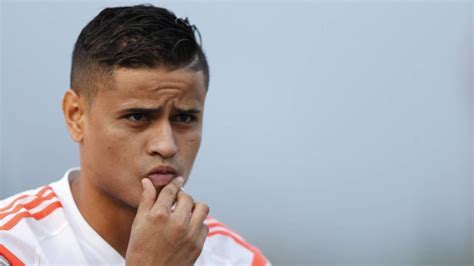 Com Lesão De Grau 1 Na Coxa Everton Corre Contra O Tempo E Mobiliza