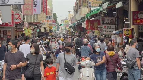 清明連假第4天 台南小吃街湧大量人潮