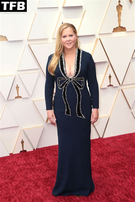 Amy Schumer Cleavage 20 Photos Sexy E Girls🔞