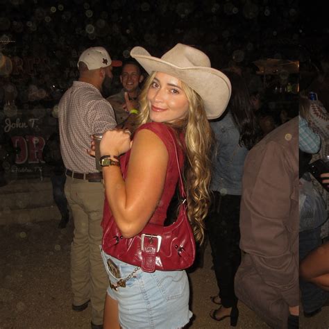 Kiersten Castro Kiersten Castro • Instagram Photos And Videos