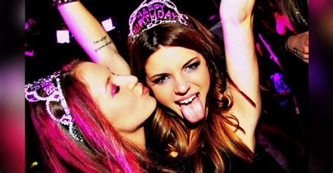 Cosas Que Sólo Las Chicas Que Aman Su Cumpleaños Entenderán