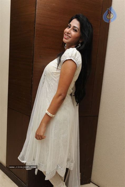 Gayathri Iyer Latest Stills Photo 21 Of 41