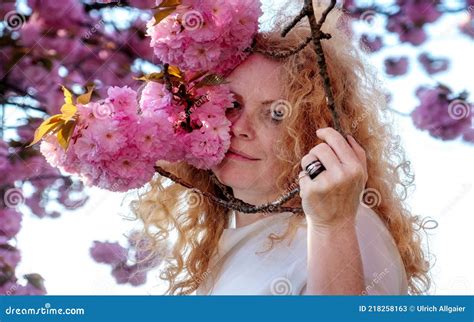 Sinnliches Porträt Einer Sexy Lächelnden Reifen Besten Alter Rotschopf