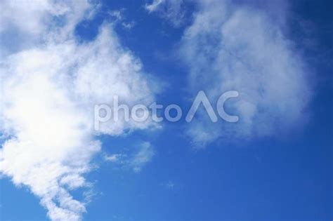雲がある青空 空の背景素材 No 22009113｜写真素材なら「写真ac」無料（フリー）ダウンロードok