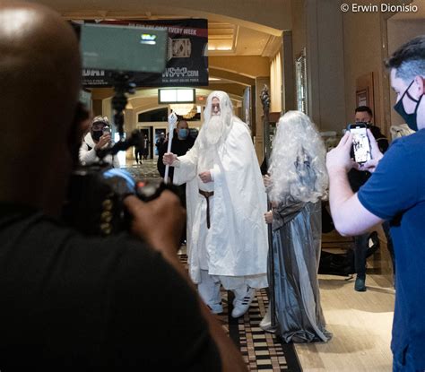 Phil Gandalf Hellmuth Makes Grand Entrance In 2021 Wsop Main Event