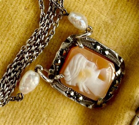 NO RESERVE Shell Cameo Necklace With Pearls 925 Argent Catawiki