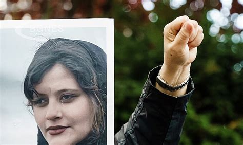 Иран отказва да предаде телата на протестиращи на семействата им