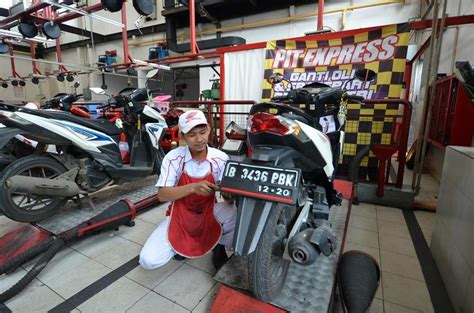 Pit Express Ahass Buat Yang Ogah Antri Servis Motor Honda Autosid